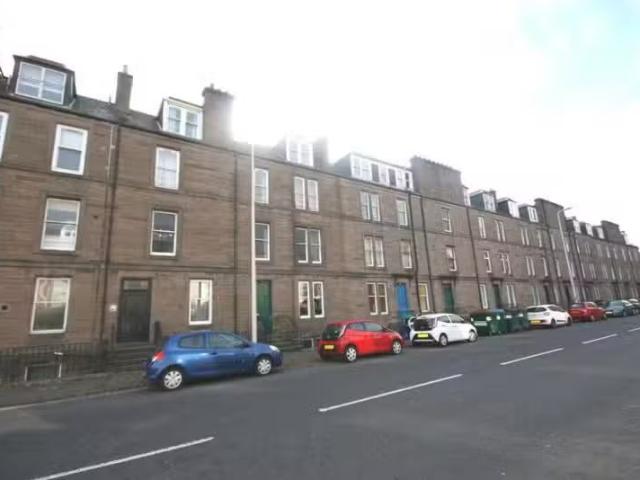 3 bedroom flat for rent in Perth Road, Dundee, DD2