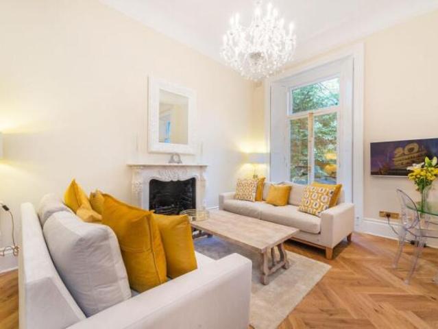 3 bedroom flat for rent in Porchester Square, Bayswater, London, W2