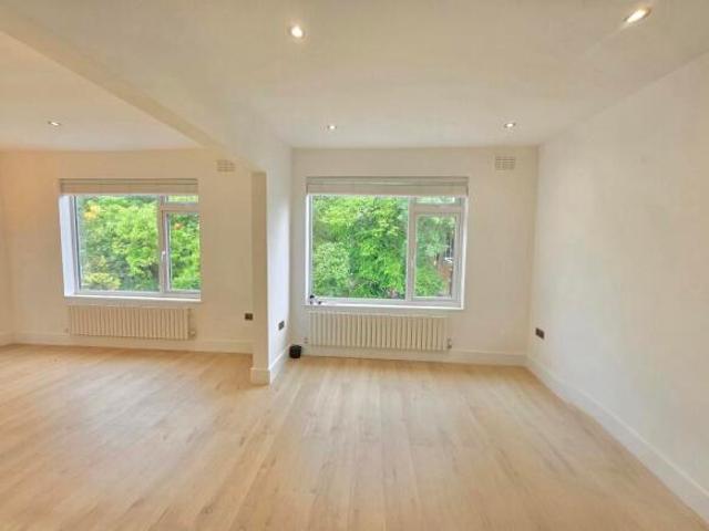 3 bedroom flat for rent in Platts Lane, Hampstead, NW3, London, NW3 7NR, NW3