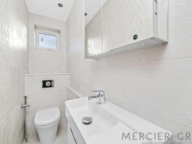 3 bedroom flat for rent in Platts Lane, Hampstead, NW3