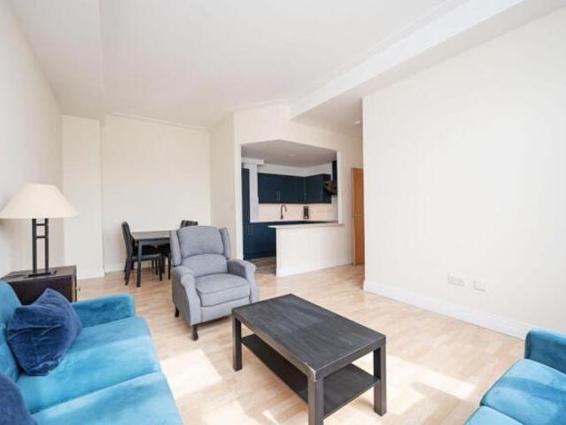 3 bedroom flat for rent in Prescot Street, City, London, E1