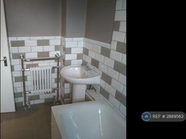 3 bedroom flat for rent in Prioress House, London, E3