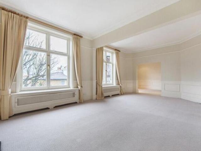 3 bedroom flat for rent in Priory Mansions, Drayton Gardens, South Kensington, London, SW10