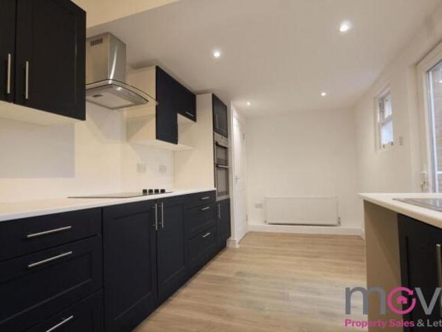 3 bedroom flat for rent in Priory Place, Gloucester, GL1
