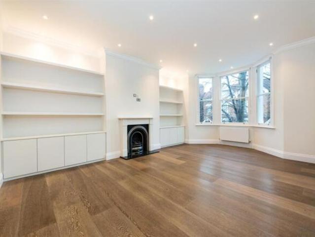 3 bedroom flat for rent in Priory Road, South Hampstead NW6