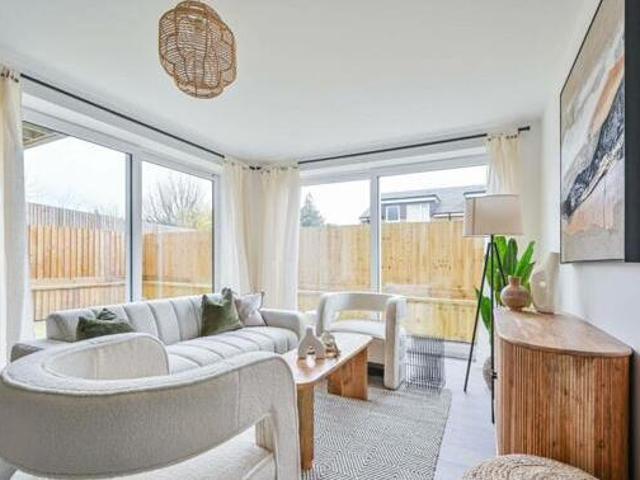 3 Bedroom Flat For Rent In Purley