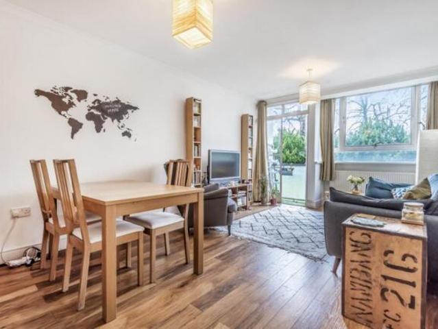 3 bedroom flat for rent in Putney Hill, Putney, London, SW15