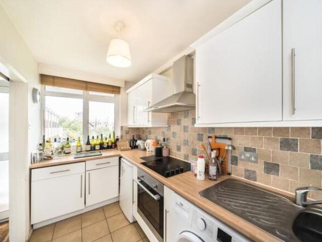 3 bedroom flat for rent in, Putney Hill, SW15