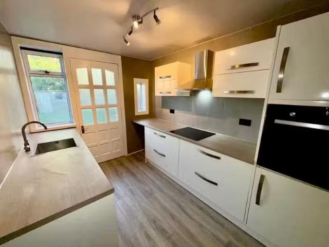3 bedroom flat for rent in Quarrybrae Street, Glasgow, G31