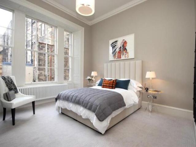 3 bedroom flat for rent in Queen Street, New Town, Edinburgh, EH2