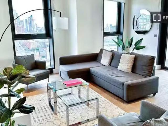 3 bedroom flat for rent in Queenstown, London