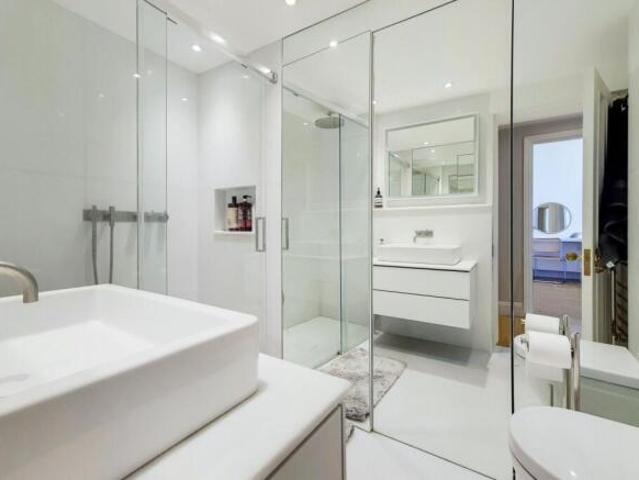 3 bedroom flat for rent in Queens Gate Gardens, South Kensington, London, SW7