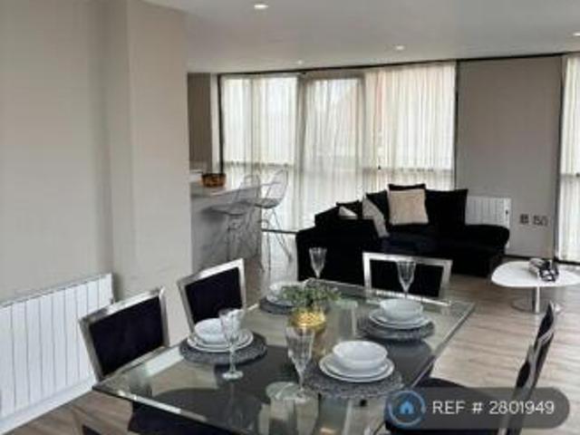 3 bedroom flat for rent in Queens Dock Avenue, Hull, HU1