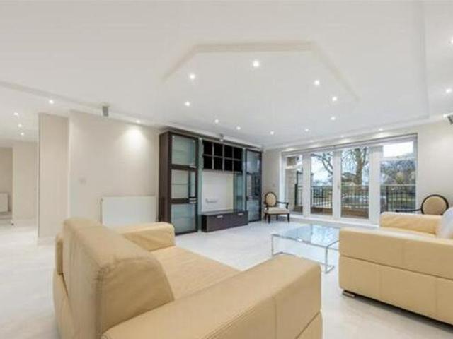 3 Bedroom Flat For Rent In Queens Road, Hendon