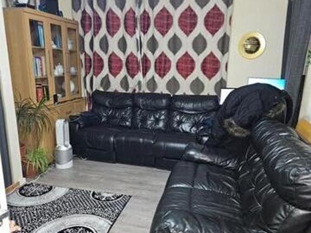 3 Bedroom Flat For Rent In Quinton, Birmingham