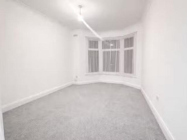 3 bedroom flat for rent in Ramsay Road, London, E7