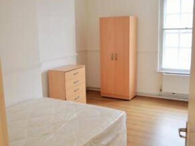 3 bedroom flat for rent in Radcliffe Building, Portpool Lane, London, EC1N
