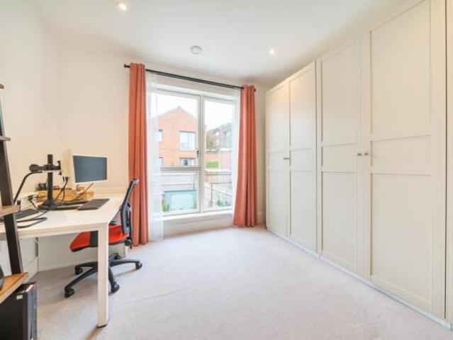 3 bedroom flat for rent in Ravensdale Gardens London SE19