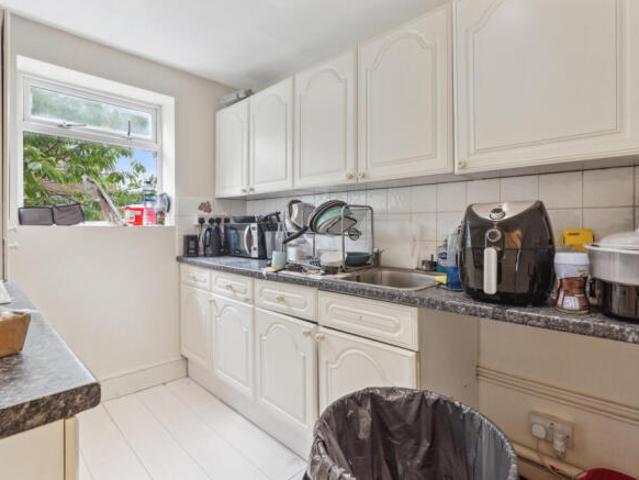 3 bedroom flat for rent in Reachview Close, Camden, NW1