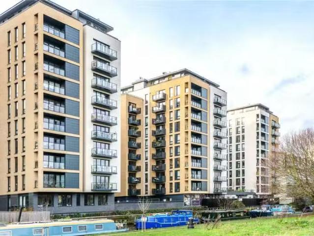 3 bedroom flat for rent in Regalia Point, 30 Palmers Road, Bet.