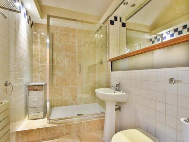 3 bedroom flat for rent in Regency House, 36 38 Whitworth Street, Manchester, M1