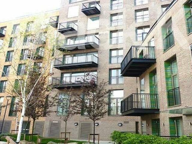 3 bedroom flat for rent in Regents Canalside Camden Road NW1