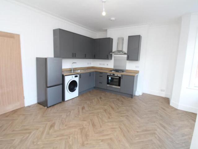 3 bedroom flat for rent in Ringstead Road, Catford, SE6