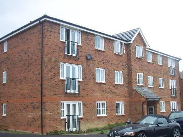 3 bedroom flat for rent in Richard Street Hatfield Hertfordshire AL10