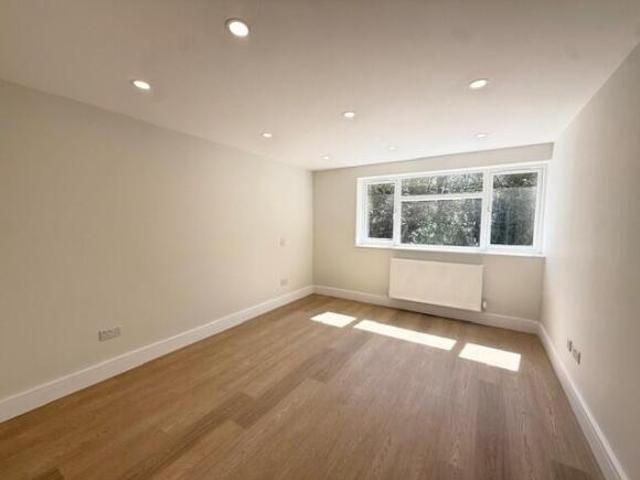 3 bedroom flat for rent in Richmond Gardens, Bournemouth Town Centre, BH1