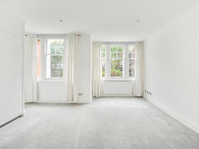 3 bedroom flat for rent in Richmond Hill, Richmond, TW10