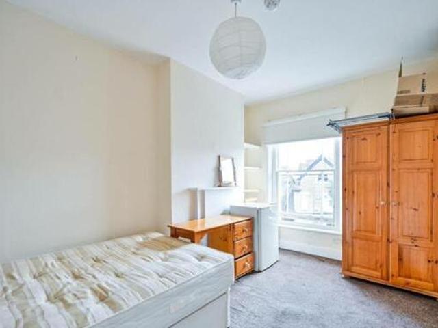3 Bedroom Flat For Rent In Richmond Hill, Richmond