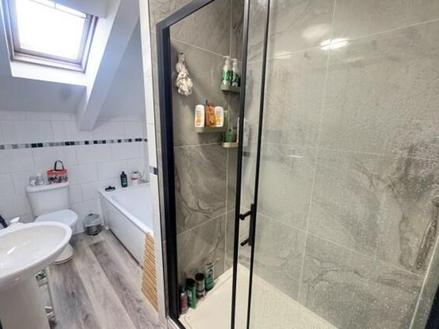 3 bedroom flat for rent in Richmond Road Cardiff, CF24