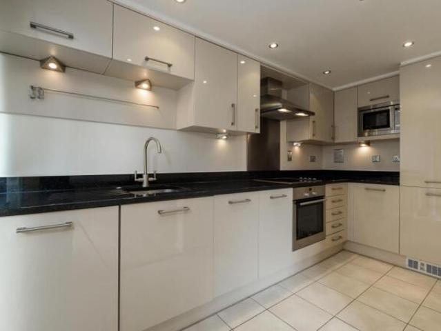 3 bedroom flat for rent in Ridgway, Mount Ararat Road, TW10