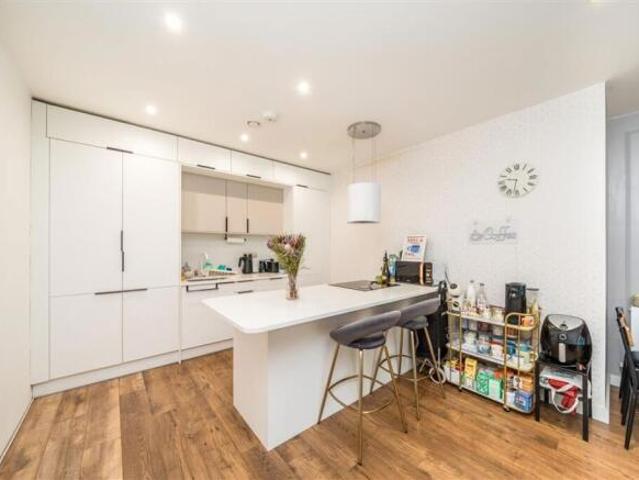 3 bedroom flat for rent in River Gardens Walk, Greenwich, SE10