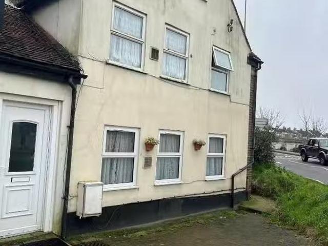 3 bedroom flat for rent in Riverside, Newhaven, East Susintera.