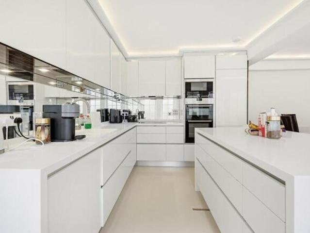 3 bedroom flat for rent in Romney House, 47 Marsham Street, SW1P
