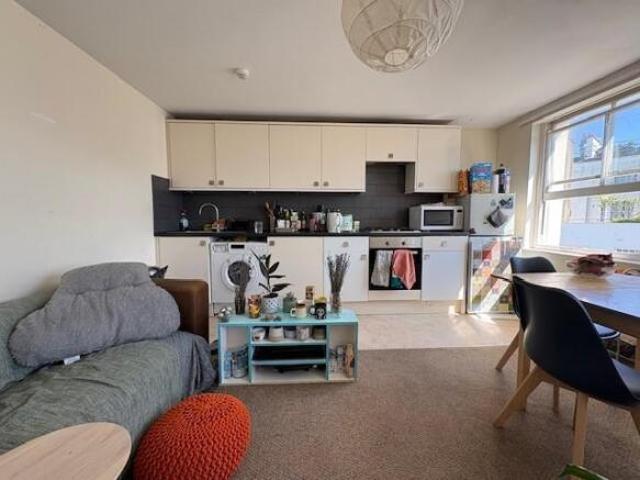 3 bedroom flat for rent in Rock Street, Brighton, BN2