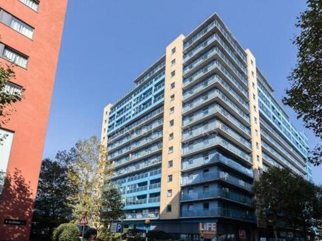 3 Bedroom Flat For Rent In Royal Victoria Docks, London