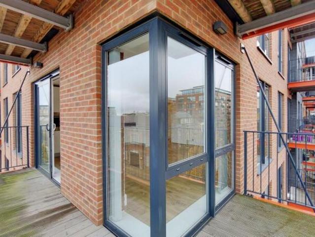 3 bedroom flat for rent in Royal Arsenal, Woolwich, London, SE18