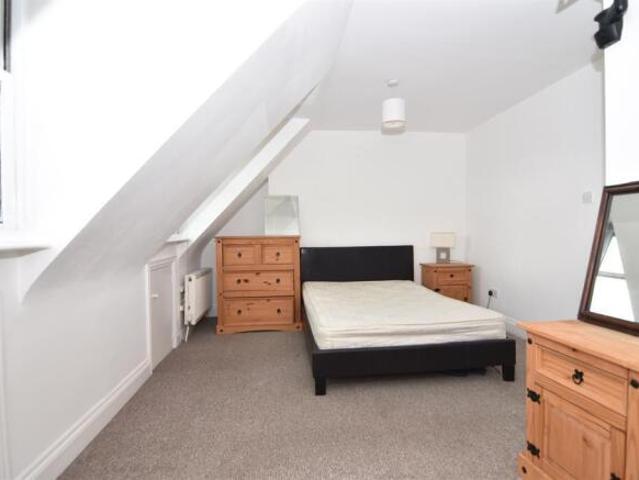 3 bedroom flat for rent in Royal College Street, London, NW1