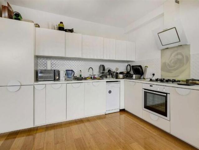 3 bedroom flat for rent in Royal Oak Yard, Bermondsey Street, SE1