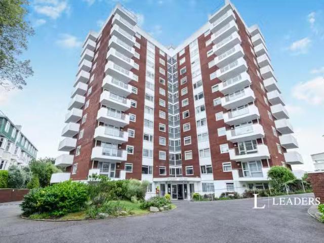 3 bedroom flat for rent in Russell Cotes Road, Bournemouth, Do.