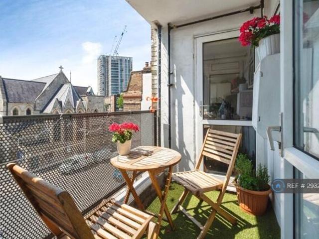 3 bedroom flat for rent in Scorton House, London, N1