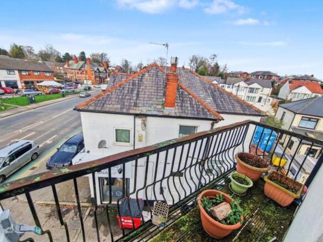 3 bedroom flat for rent in Scholes Lane, Prestwich, M25
