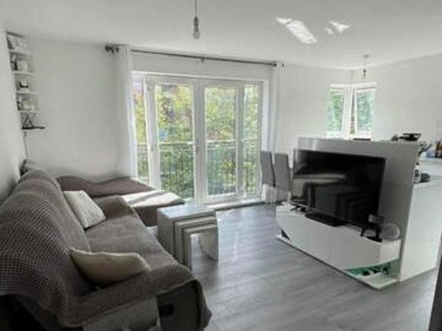 3 Bedroom Flat For Rent In Salford