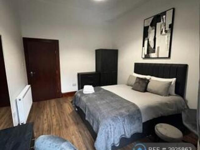 3 bedroom flat for rent in Sauchiehall Street, Glasgow, G2