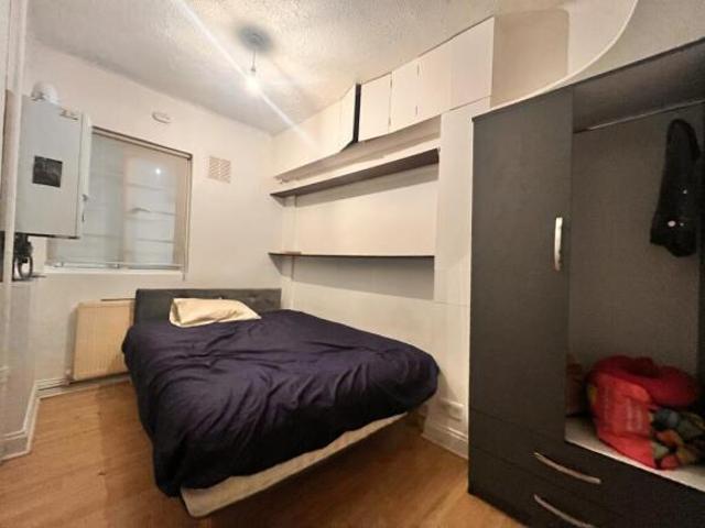 3 bedroom flat for rent in SE22 0NQ, SE22