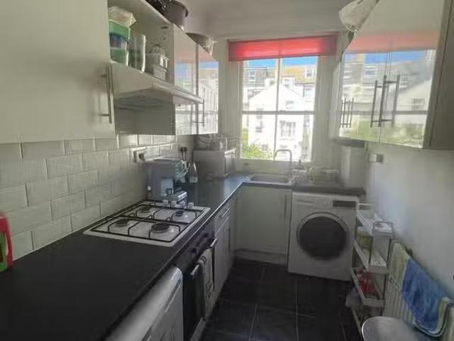 3 bedroom flat for rent in Seafield Road, Hove, BN3