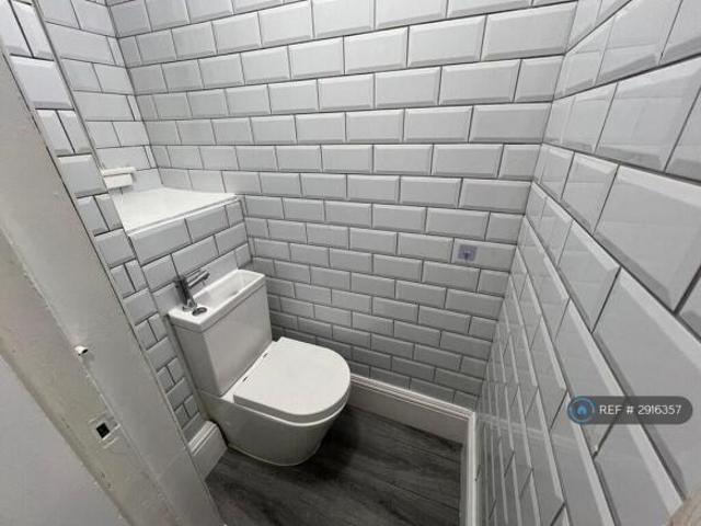 3 bedroom flat for rent in Skeggs House, London, E14