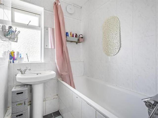 3 bedroom flat for rent in SHORT LET Westfield Road, London, W13